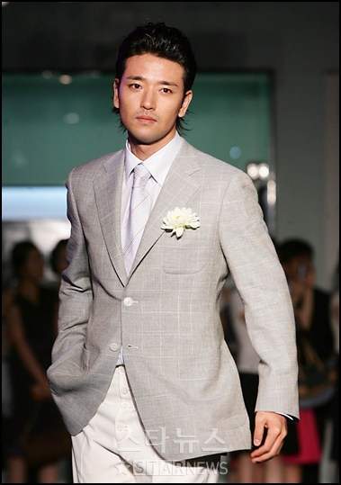 Achie ArRay: Bae soo bin