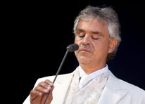 Blog do Ale' Italia: Bocelli in concerto a piramidi Giza