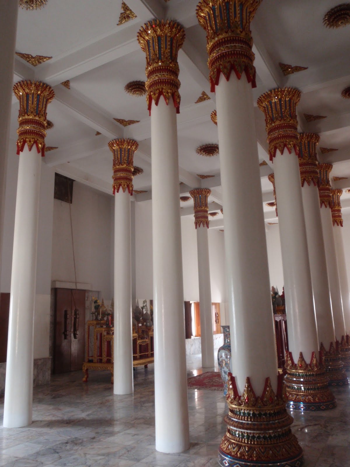 Emily in Thailand!: Temple at Don Sak!