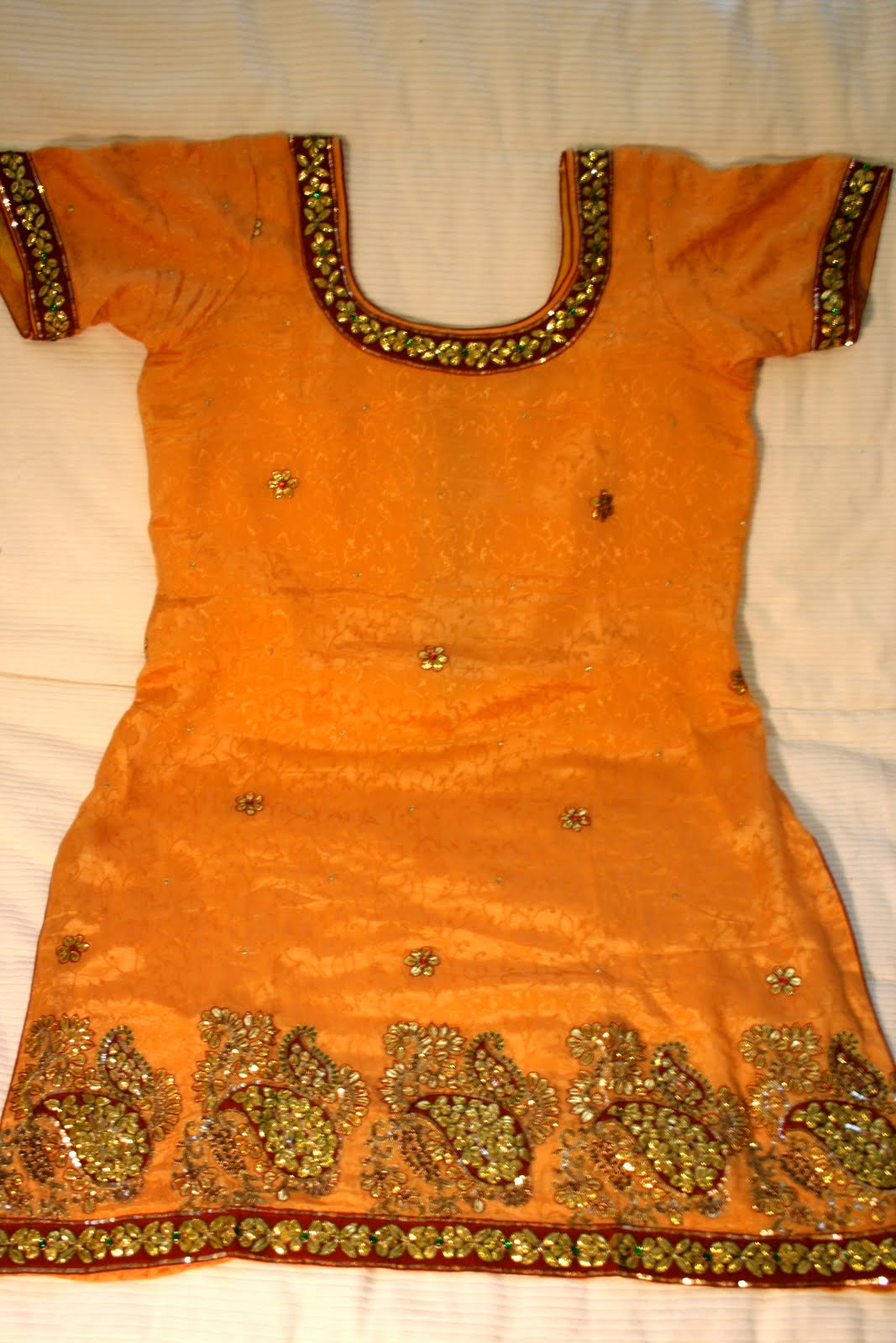 Sandook - Designs From India: rusty gold with maroon (#gold003)