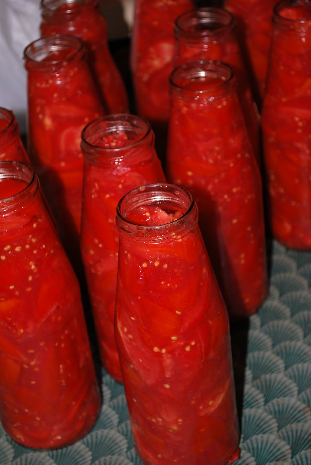 From Australia to Italy - and back: How to bottle tomatoes