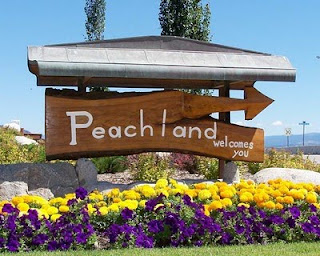 Duck and Pug Lakeshore Suites: Peachland BC