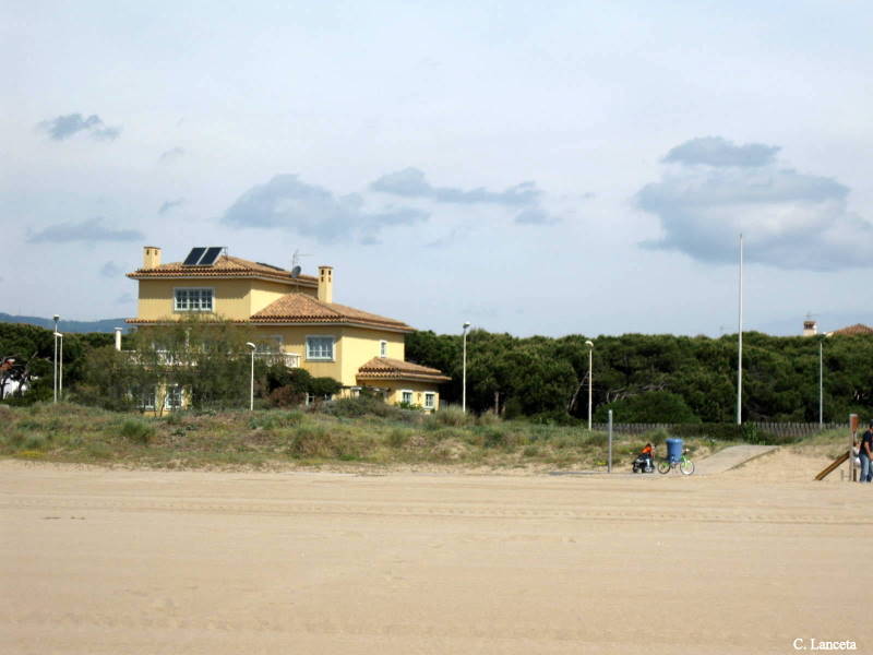 En busca de la cuadratura del círculo: Playa en Gavá