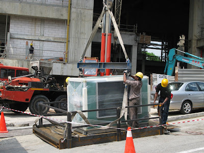 Lifting Heavy Equipment Specialist Singapore