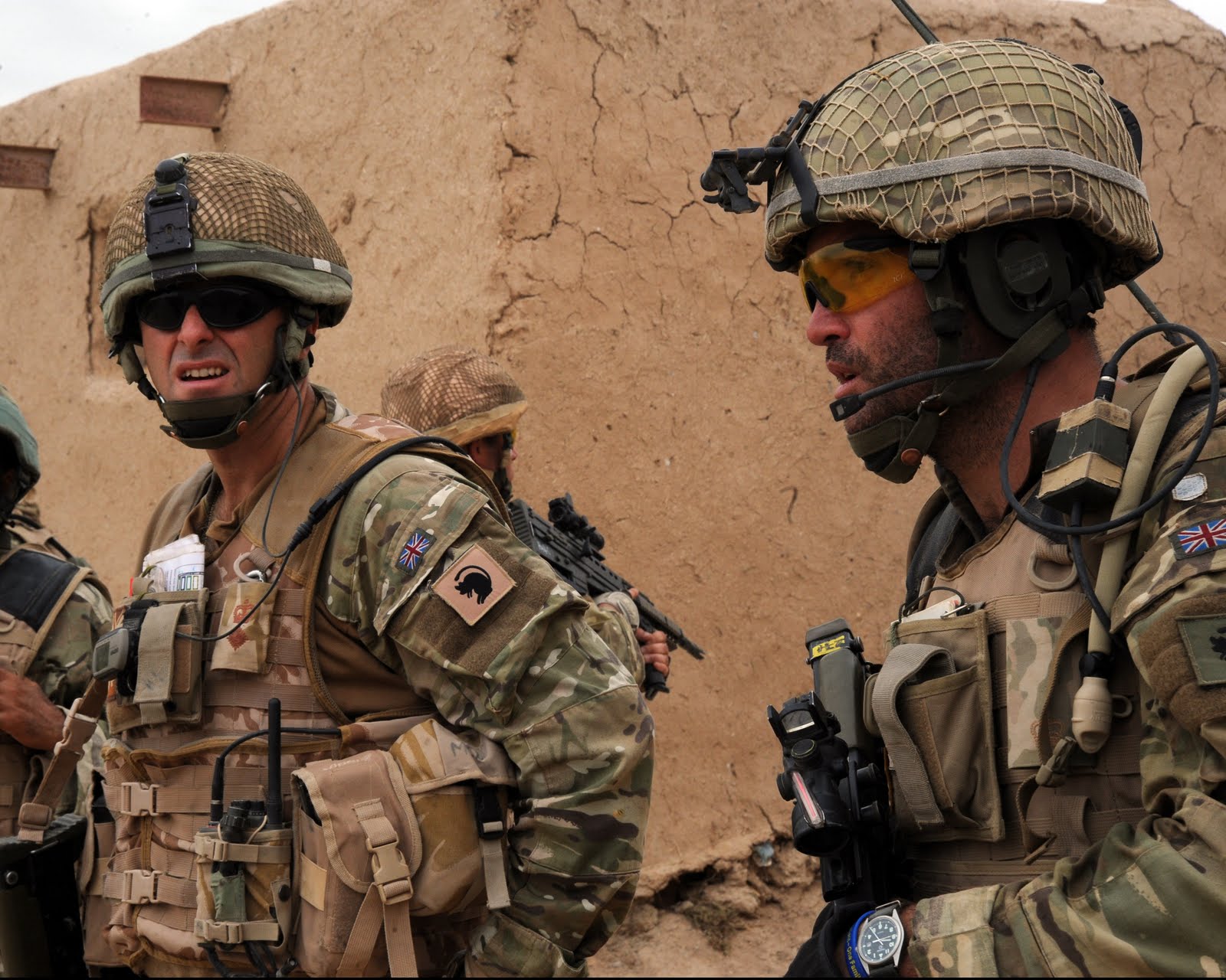 Helmand Blog - Afghanistan: Afghan forces raise the country’s flag ...