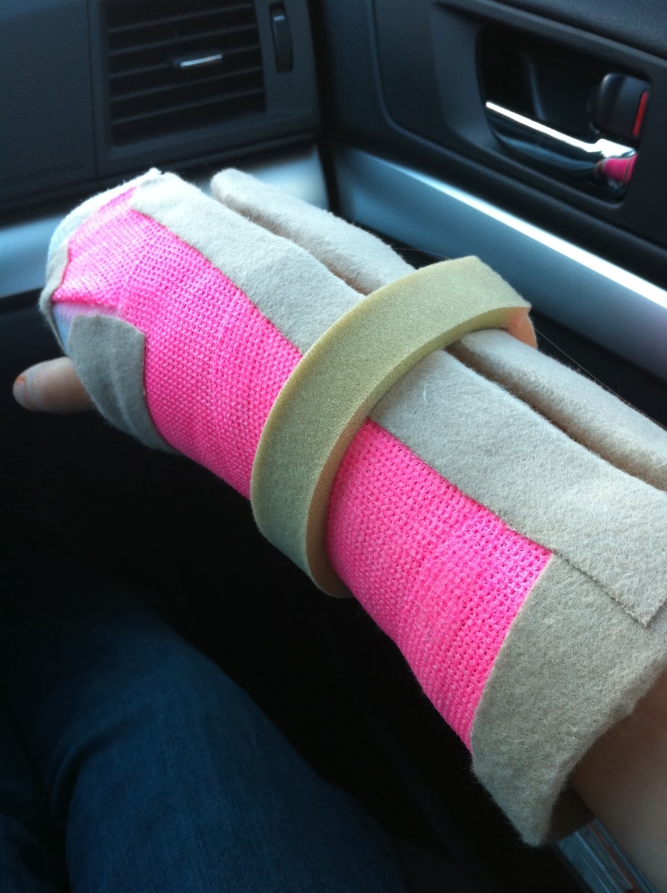 Meg's Knitting Knot: Wrist Update 2: My new fashion accessory
