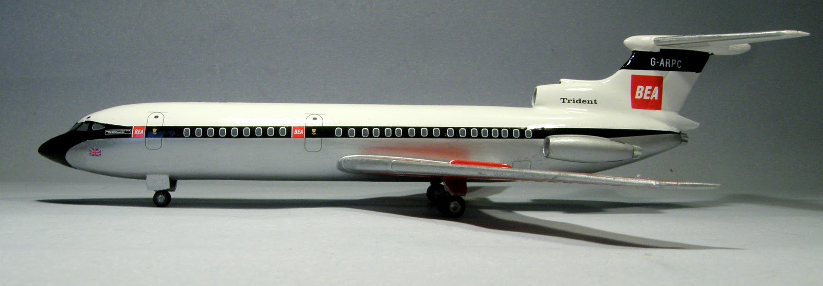 wade's scale models & modest aviation photography: BEA Trident 1/144 Airfix