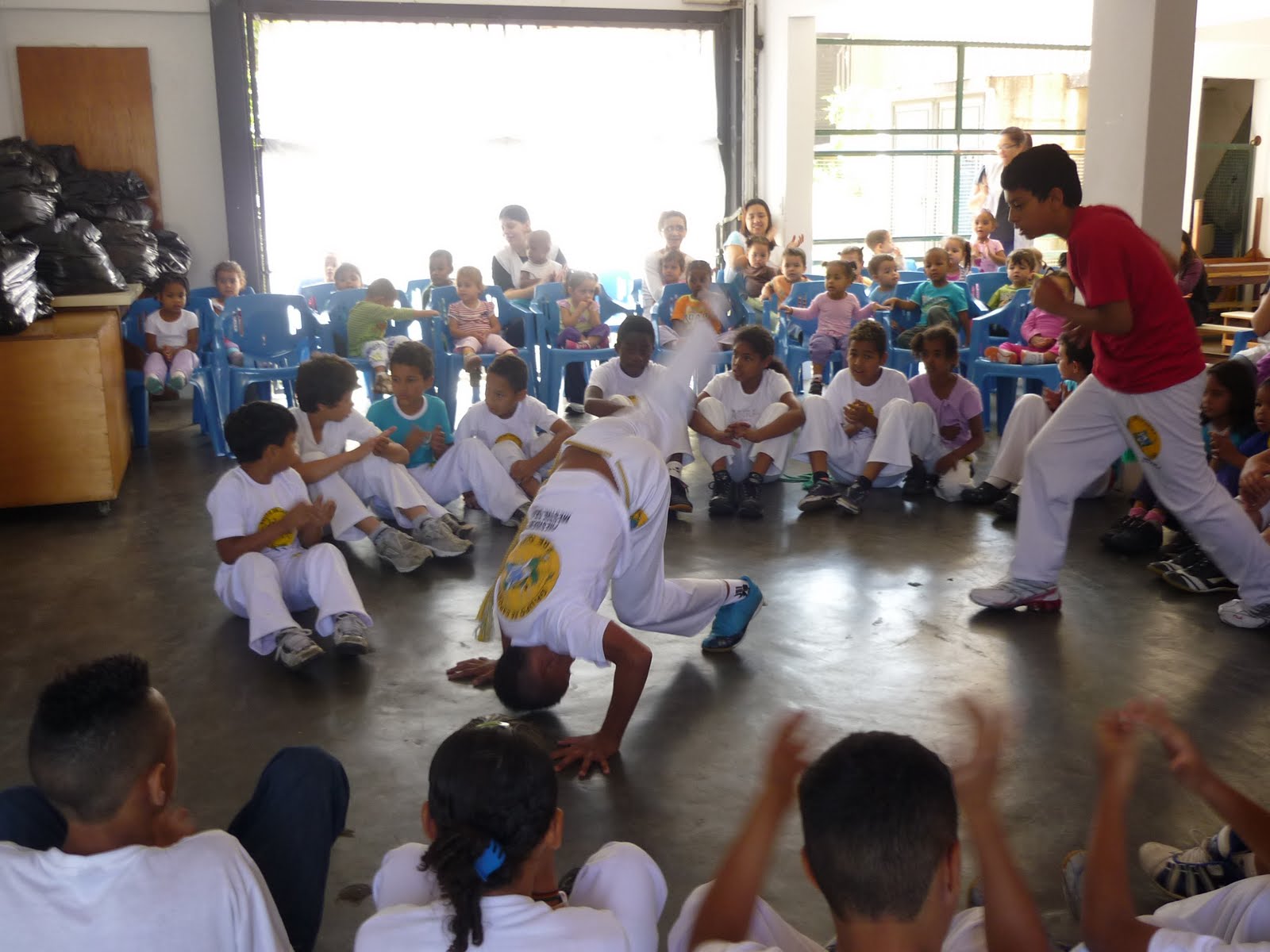 Grupo de Capoeira 2 de ouro: Apresentação de Maculele.