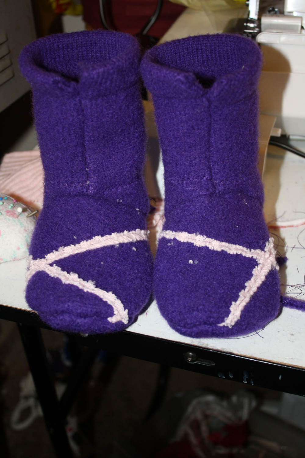 Thrillingly Thrifty: Recycled Wool Sweater slippers - tutorial!