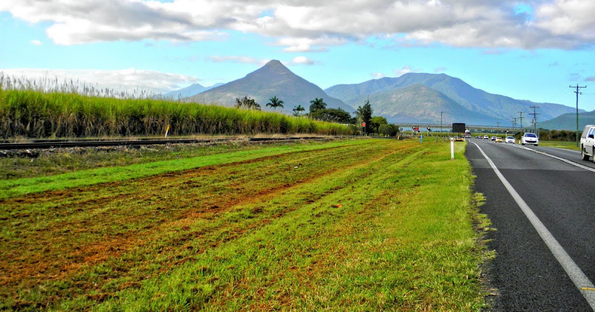 Mountains: Walshs Pyramid, Qld, Australia