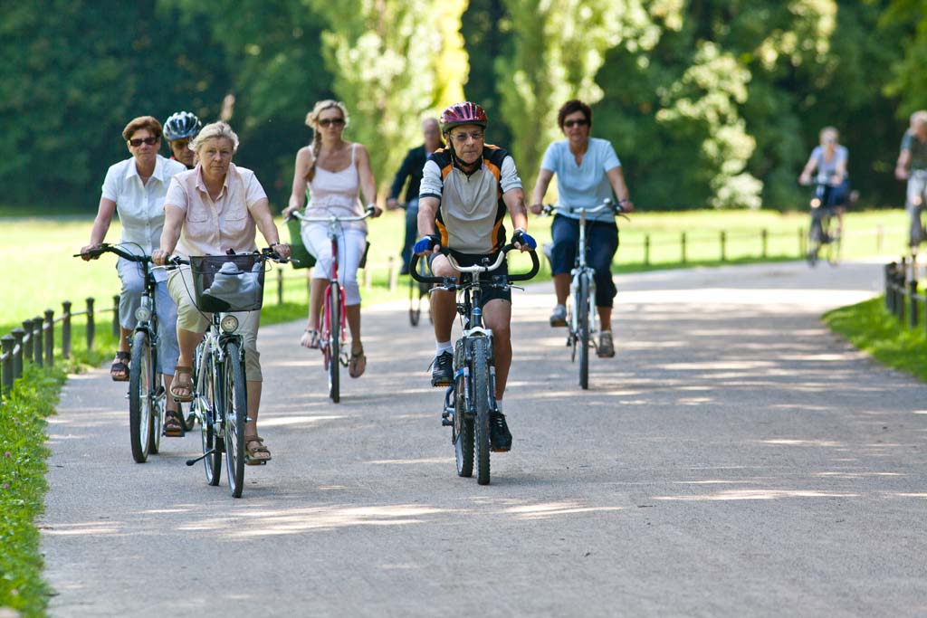 Photography 1: People and Place: 15.Public space, public activity