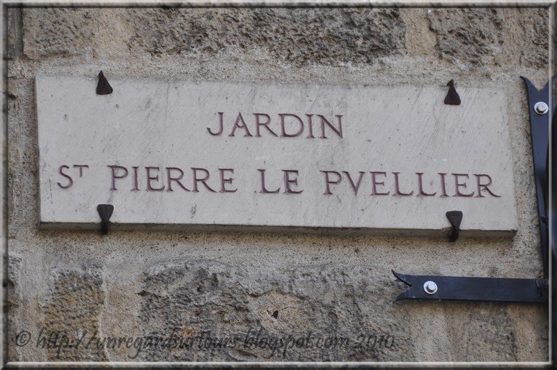 Un regard sur Tours: Clotilde et le Jardin Saint-Pierre-le-Puellier de ...