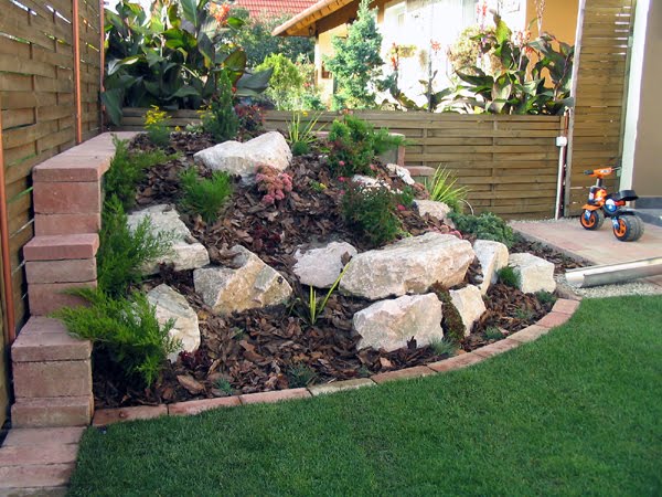 * Sziklakert * építése: Sziklakert építése, beültetése növényekkel