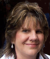 Betty Bee's Buzz: HoneyBee Showcase - Vinyl Projects