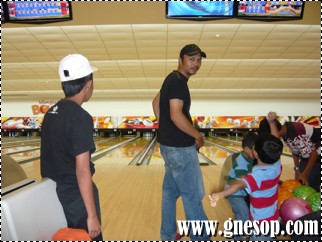 Main bowling di Wangsa Bowl, Wangsa Walk Mall - SOP.NAME.MY