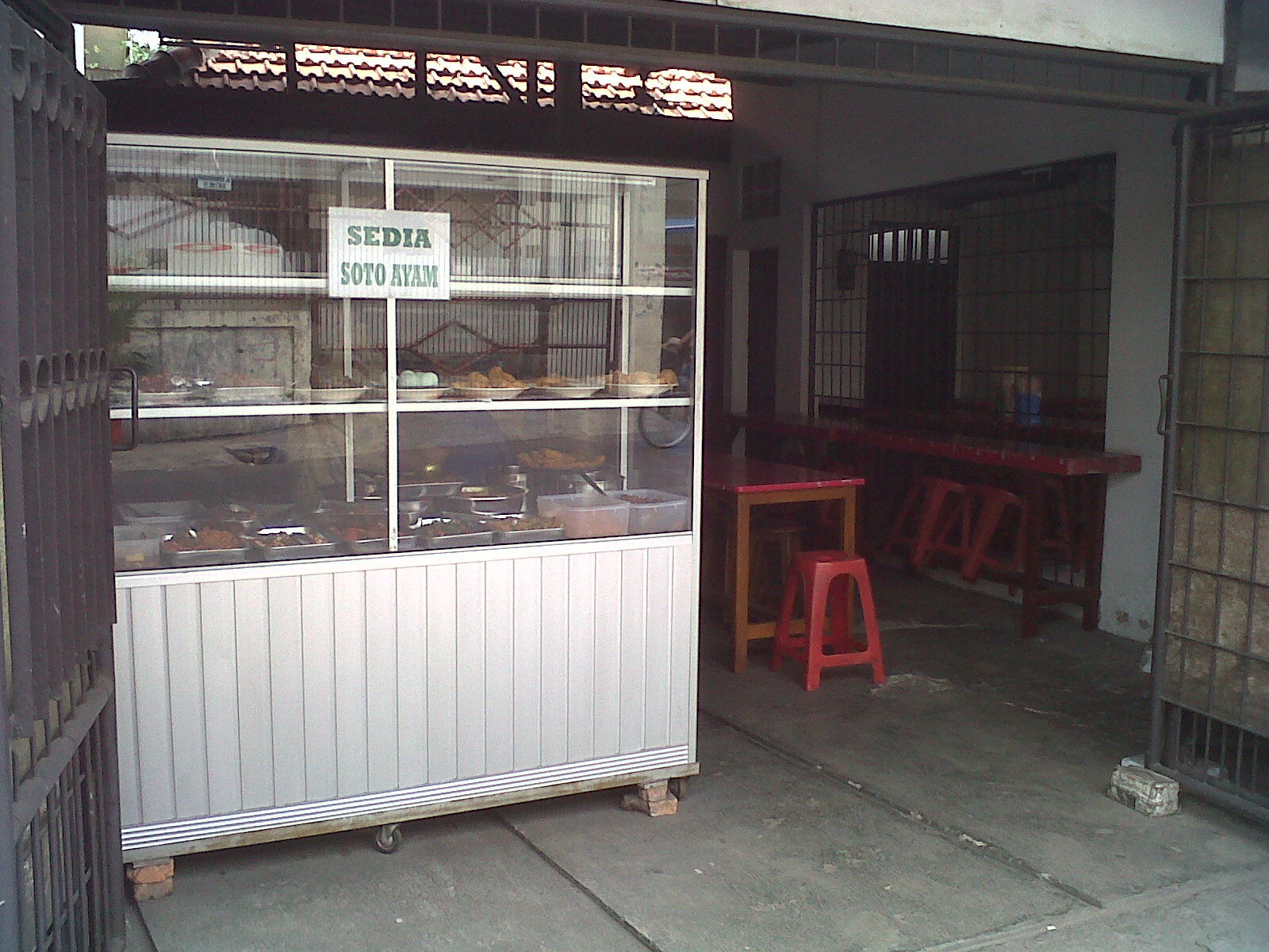 Binusian Kuliner :: Jajanan Area Binus