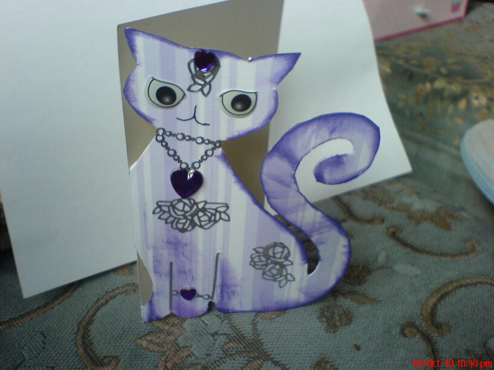 THE CRAFTY O.A.P.: a cat shaped card