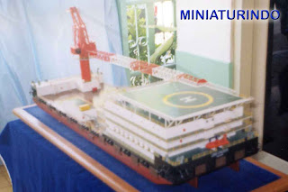 Ship Model Specialist : MINIATURINDO: "LEWEK CONQUEROR" Accomodation Barge