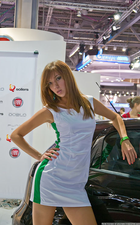 News Dumper: Girls of the Moscow International Motor Show