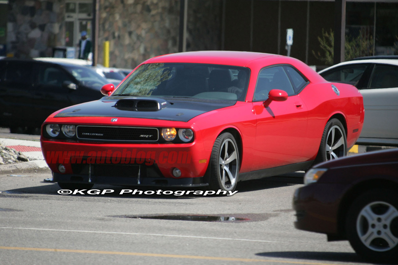 Fotos e Informações de Carros: Dodge Challenger SRT10 - Fotos Espia