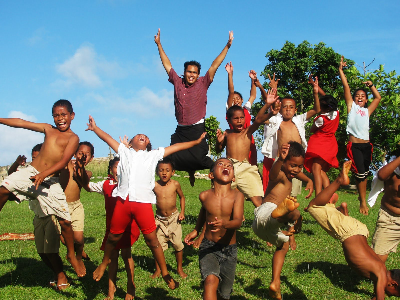 Where in the world is Farfum? THE KINGDOM OF TONGA: My attempt to teach ...