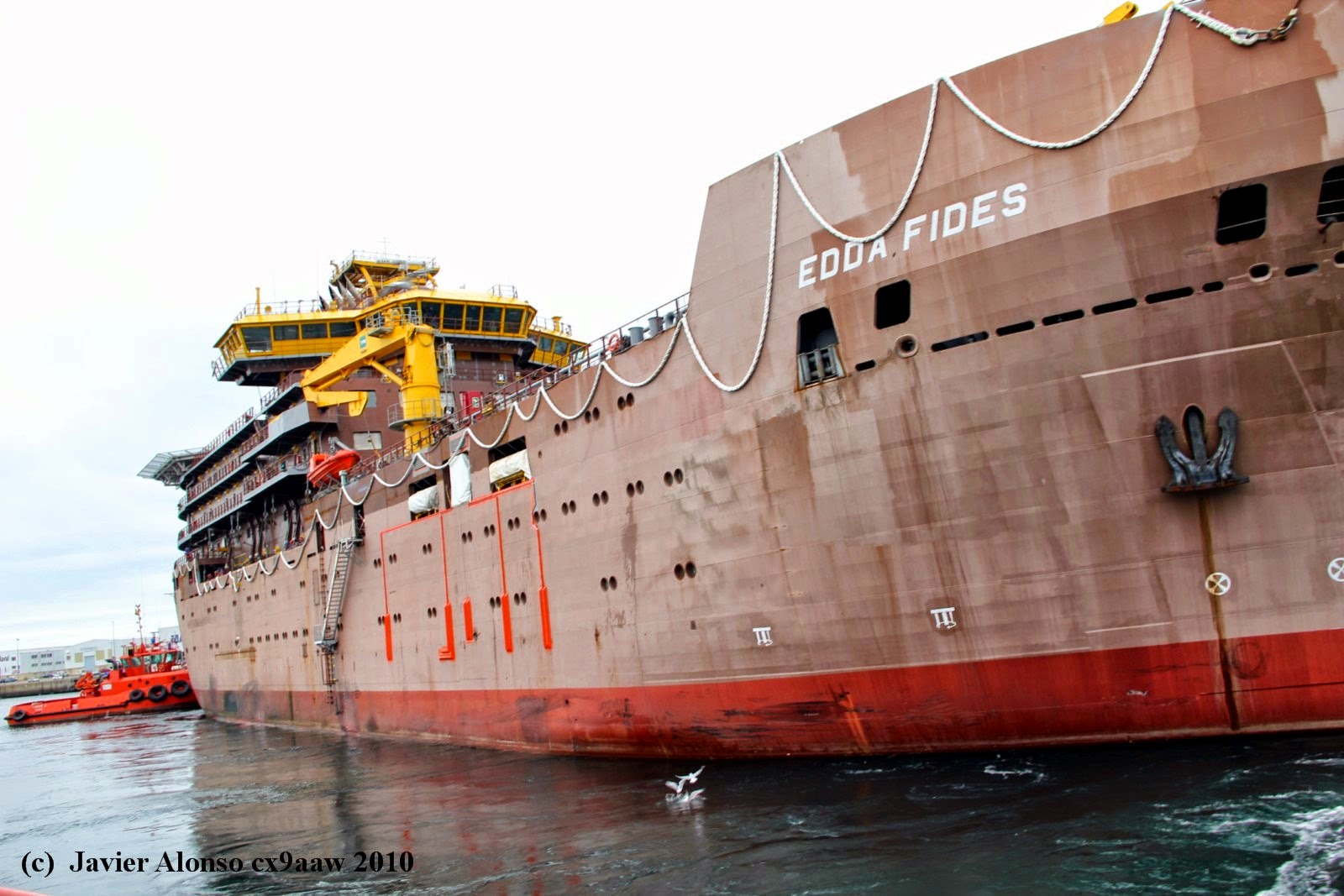 Fotos y videos de buques en Vigo: El Buque Hotel "EDDA FIDES" salió ...