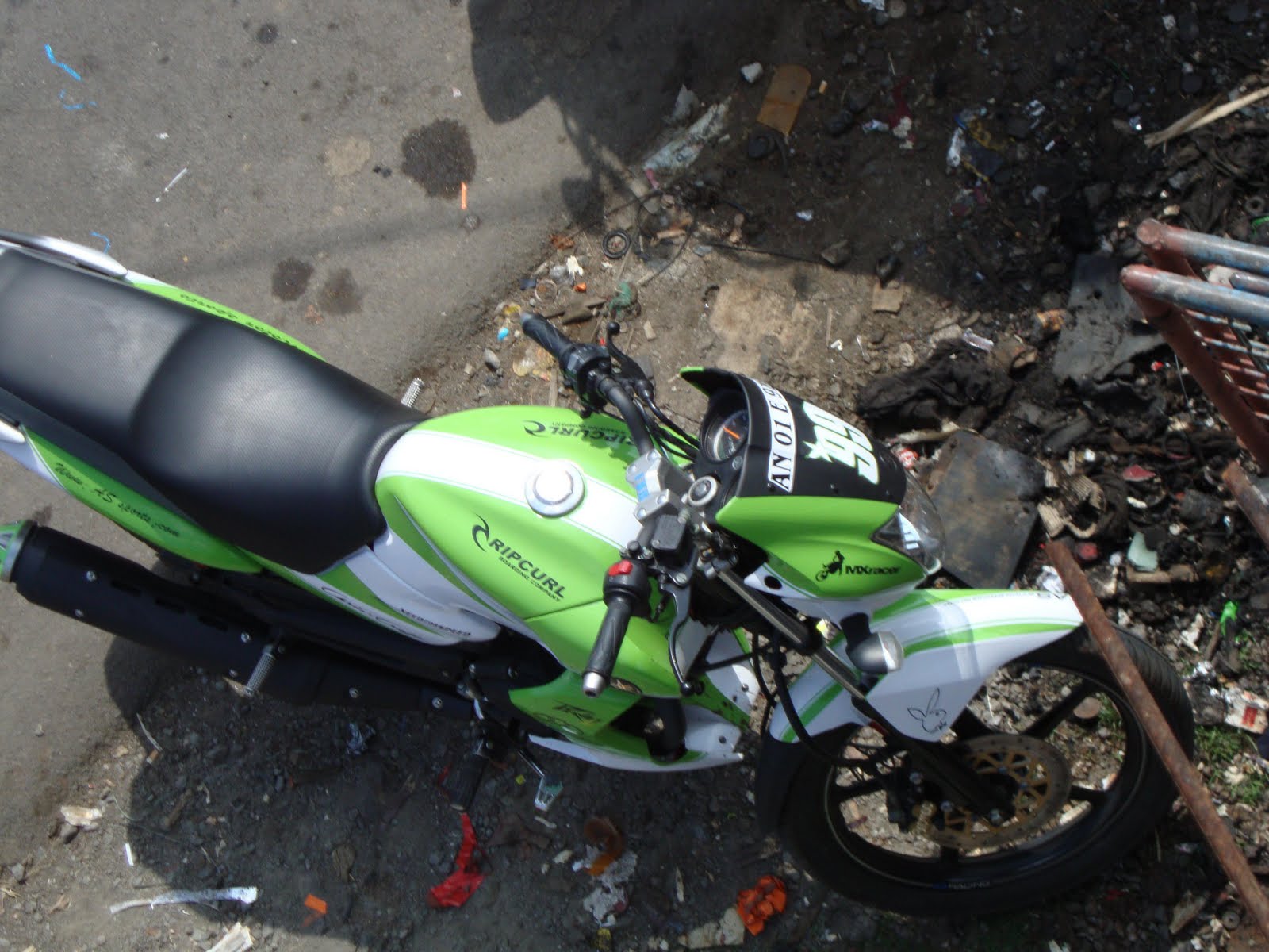 Modified Motor-Bikes Pictures: Modified Yamaha FZ - Amit das Modified Motor-Bikes Pictures: Modified Yamaha FZ - Amit das