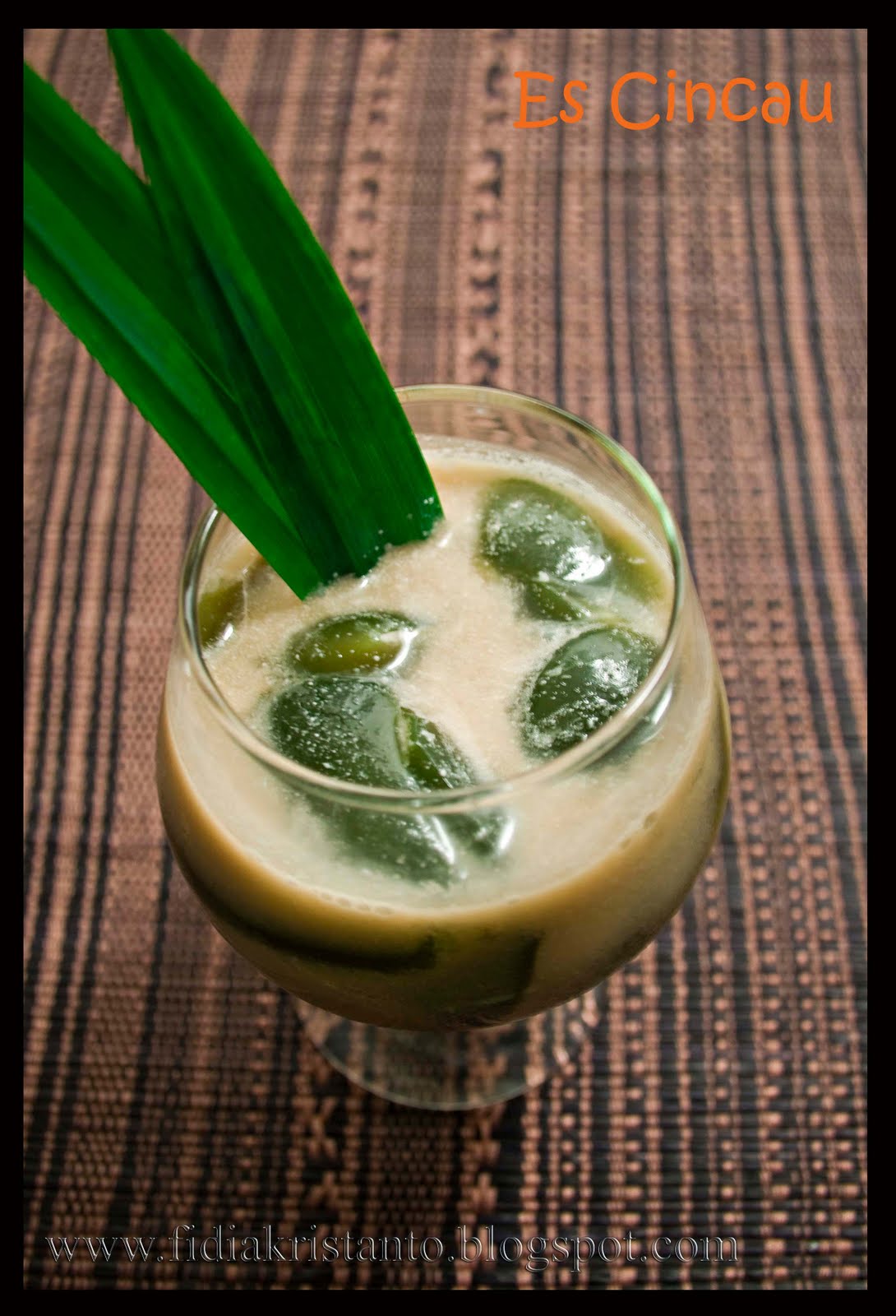 ES CINCAU or CINCAU Nationwide Jelly drink Grass jelly and shredded ice ...