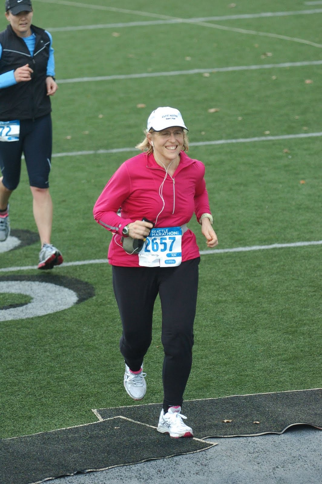 Running with the Runner Girl: The Seattle Marathon - 11/28/10