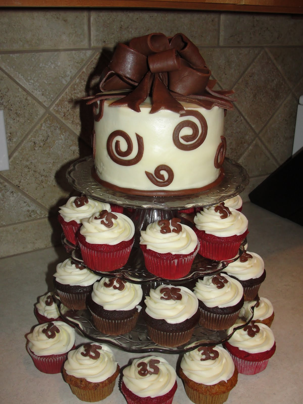 The Shank Family: Jason's 35th Birthday Cake & Cupcakes