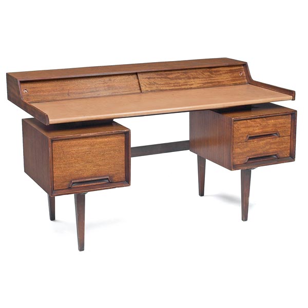 the farmers daughter: Mid century or danish modern desks....