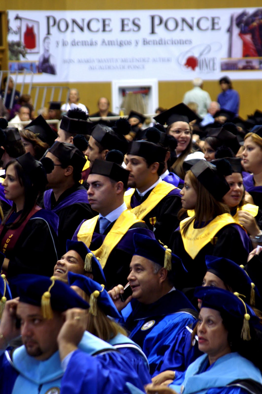 NOTICIAS SUR P.R.: DOS GRADUACIONES PONCEÑAS, UN MISMO AMBIENTE TRIUNFAL