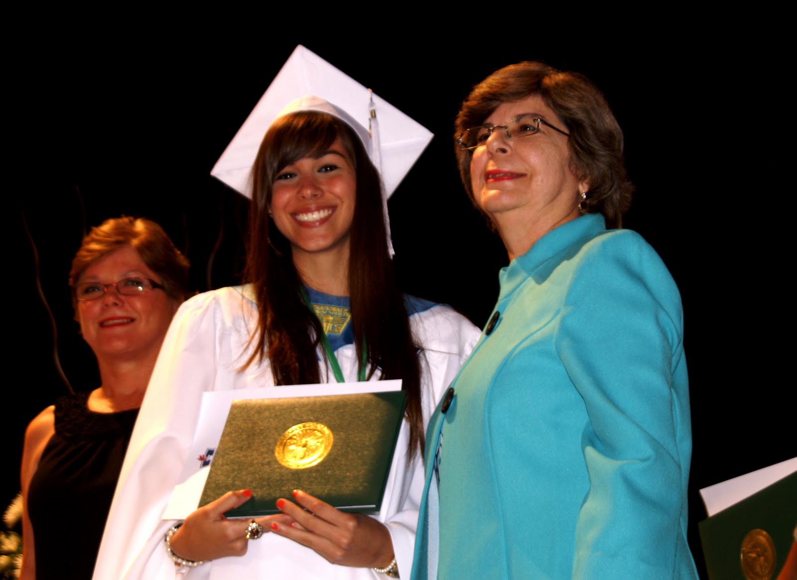 NOTICIAS SUR P.R.: DOS GRADUACIONES PONCEÑAS, UN MISMO AMBIENTE TRIUNFAL