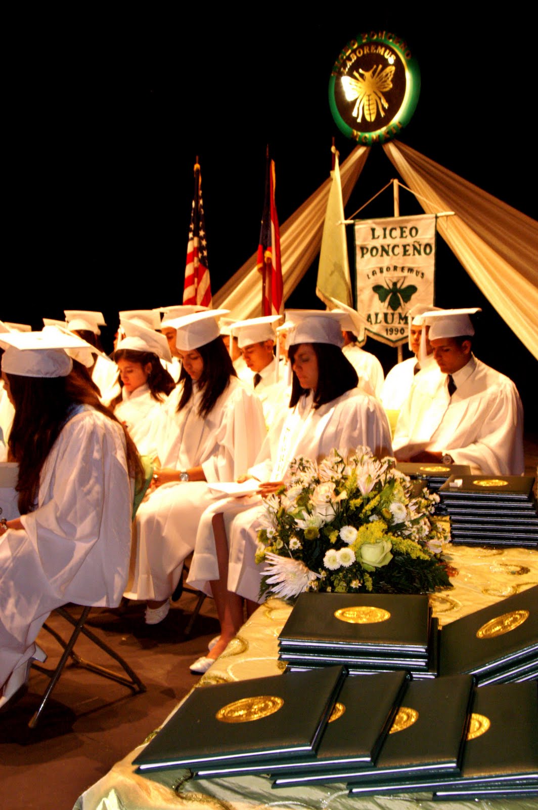 NOTICIAS SUR P.R.: DOS GRADUACIONES PONCEÑAS, UN MISMO AMBIENTE TRIUNFAL