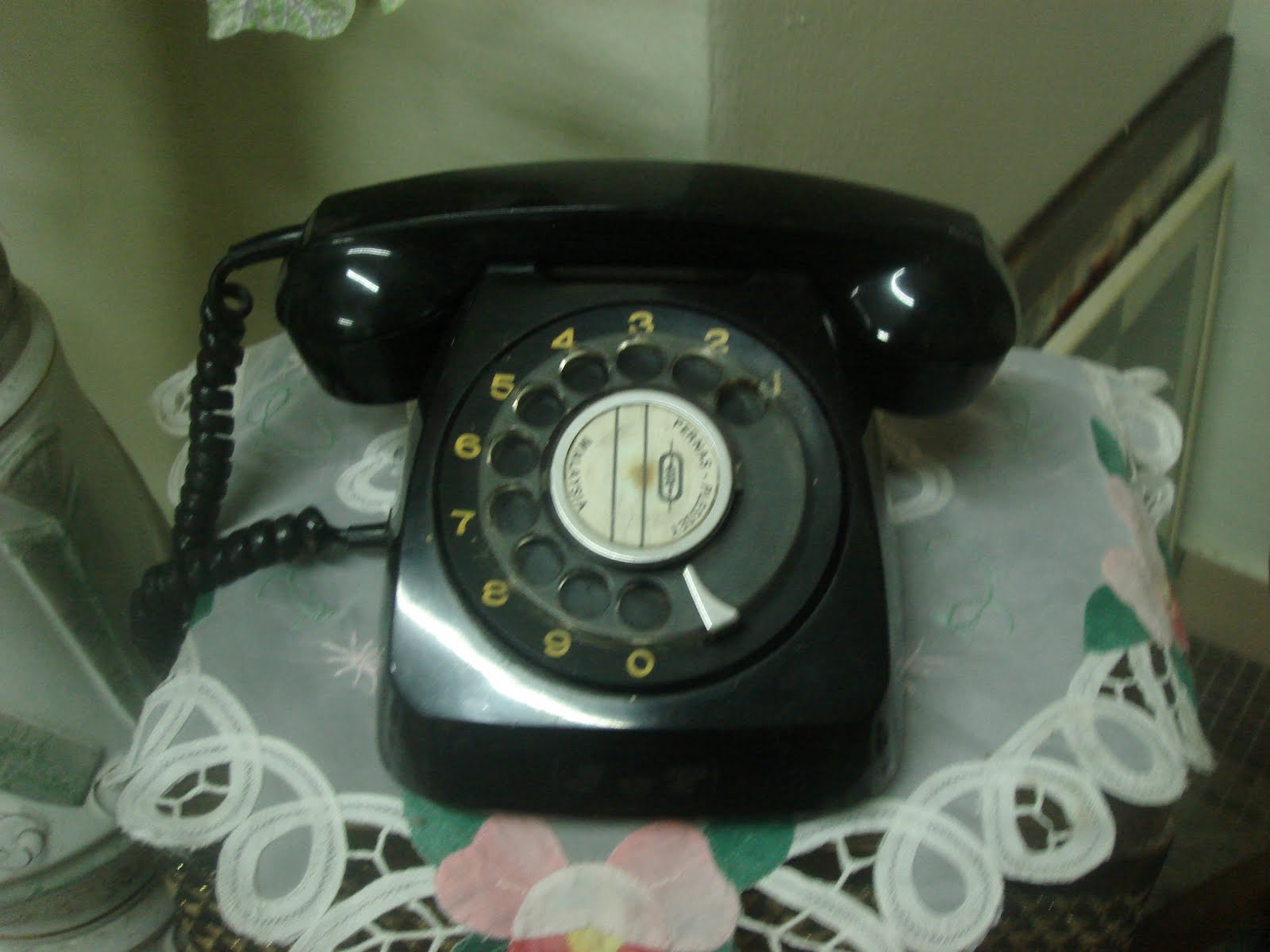 erisha anthiques: TELEFON LAMA-For Sale
