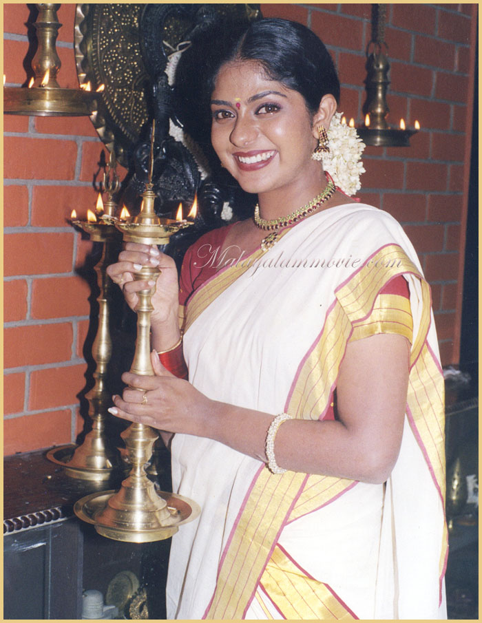 Film Actress Photos: Malayalam Actress Poornima Mohan Hot Photos