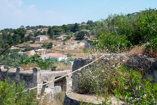 Η ΑΙΓΙΝΑ ΜΕ ΠΡΟΟΔΟ ΚΑΙ ΣΤΑΘΕΡΟΤΗΤΑ: ΣΠΙΤΙ ΤΟΥ ΡΟΔΑΚΗ: ΟΙ … ΠΙΣΩ ΜΑΣ ΣΕΛΙΔΕΣ