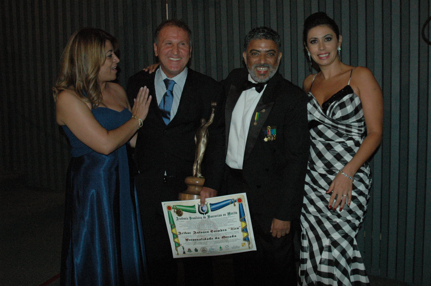 Mara Bastos: 23/05/10 - 30/05/10