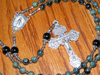Ten kids and a Dog: Amy's First Homemade Rosary