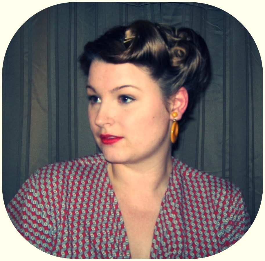 Tutorial:Elegant Victory Roll Up-Do / Va-Voom Vintage | Vintage Fashion ...