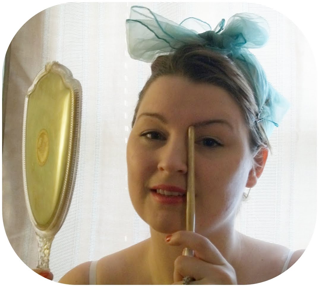 Tutorial:How to Achieve Vintage Eyebrows / Va-Voom Vintage | Vintage Fashion, Hair Tutorials and ...