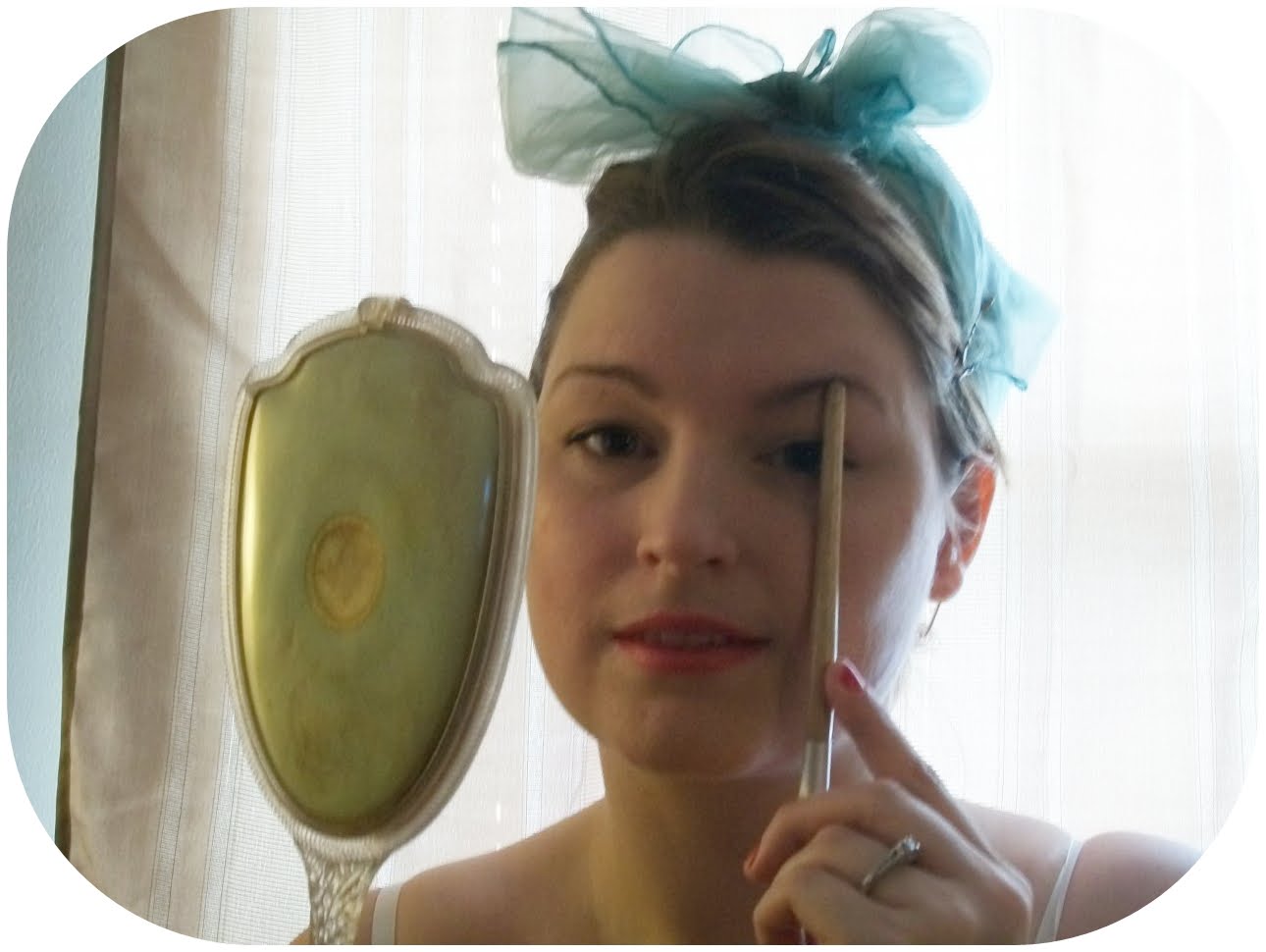 Tutorial:How to Achieve Vintage Eyebrows / Va-Voom Vintage | Vintage Fashion, Hair Tutorials and ...