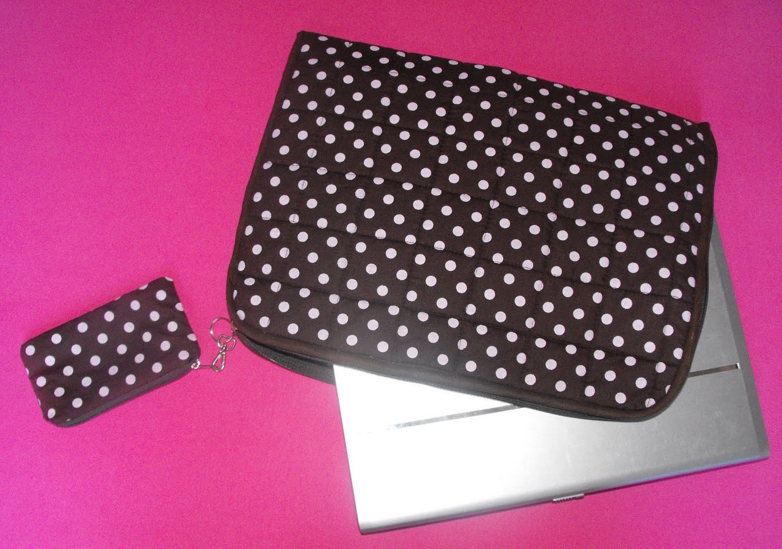 Maria Arteira: porta notebook - R$80,00