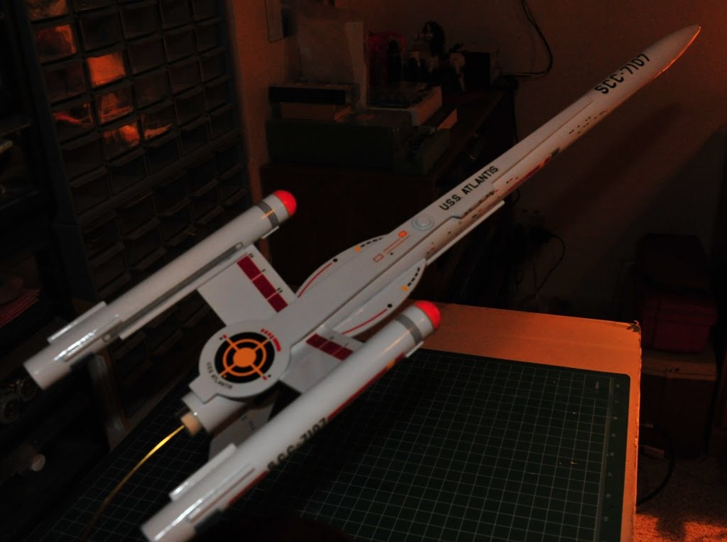 SpaceModeling: U.S.S. Atlantis - Pictures of the completed model.