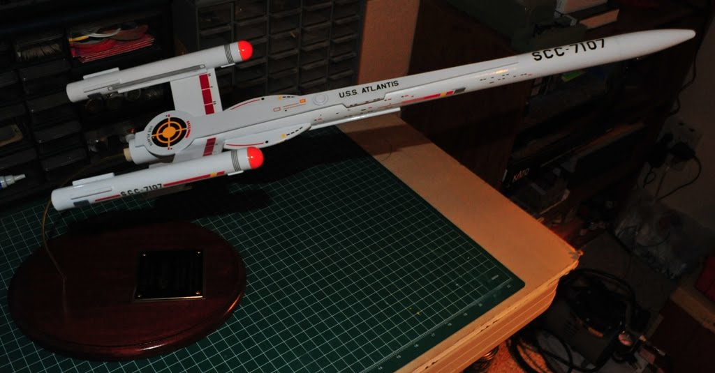 SpaceModeling: U.S.S. Atlantis - Pictures of the completed model.
