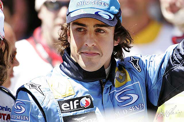 Sport Cops: Formula one driver Fernando Alonso's Wallpapers