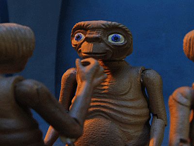 MAXIMUM SUMII: Why E.T has a long neck? LOL!!!