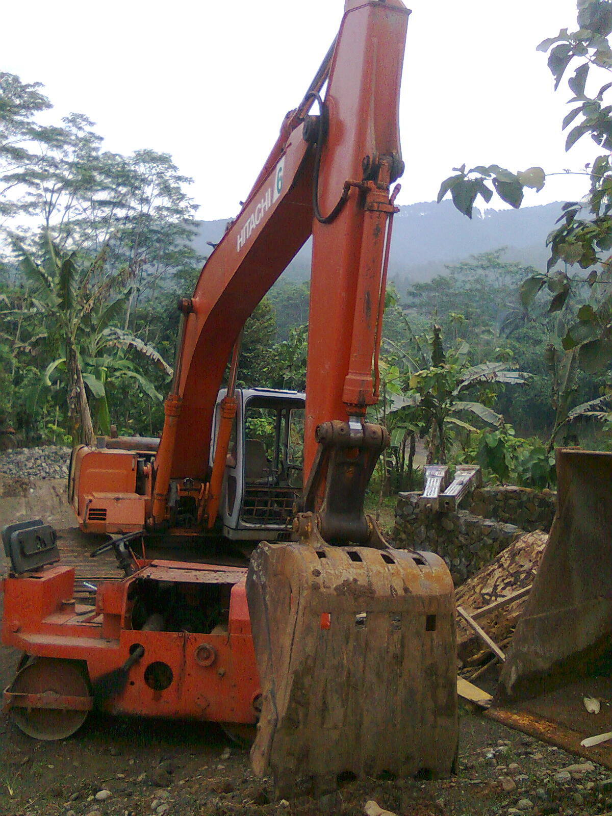 ALAT BERAT (BEGO/ESKAVATOR): FOTO BEGO/ESKAVATOR