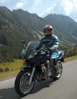 MOTO: Yamaha FZ6 Standard