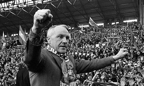 AVANTI A GAMBA TESA: Bill Shankly